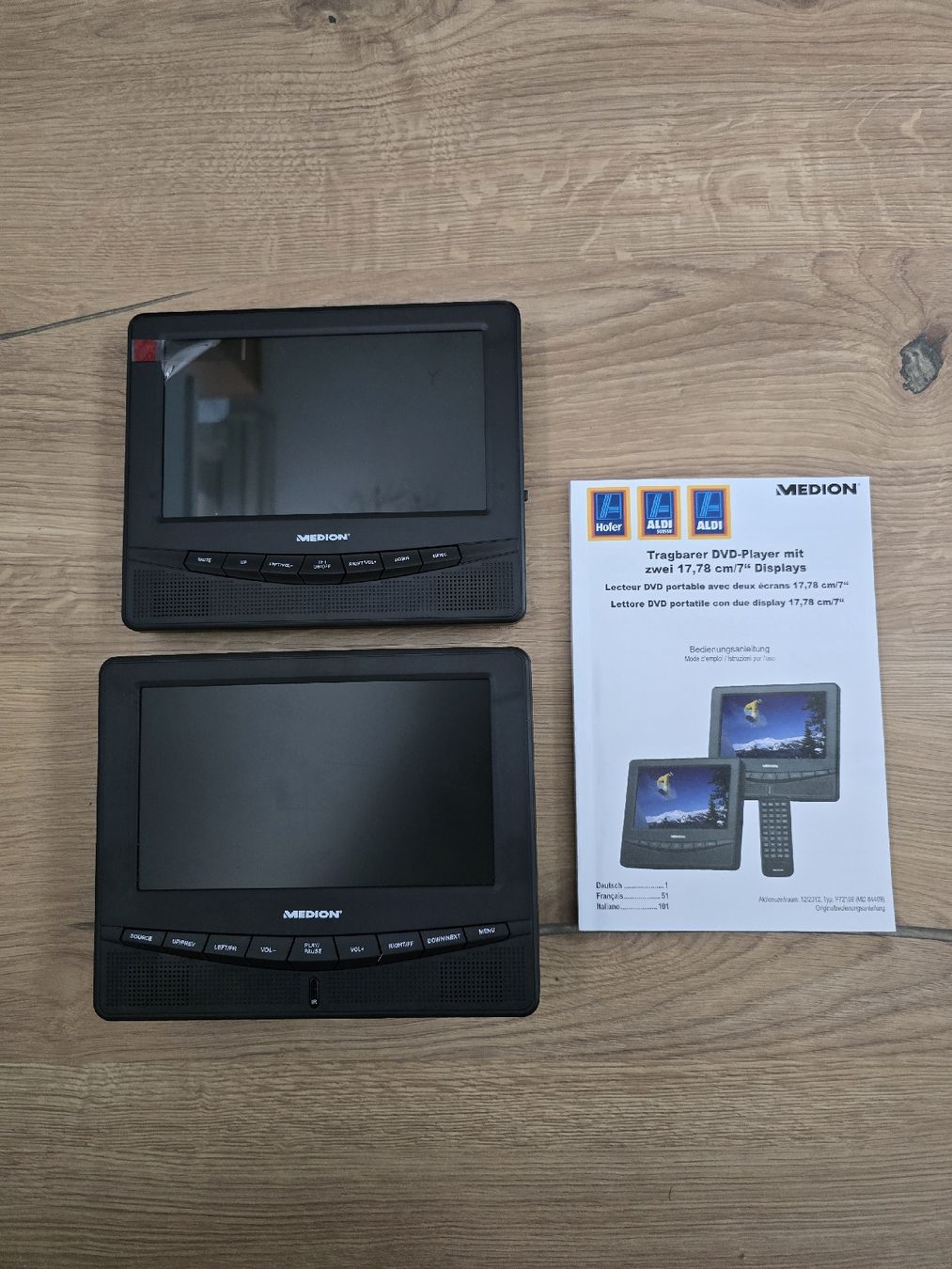 Medion Tragbarer DVD-Player mit 2 Bildschirmen, Top Zustand! (Neu ...