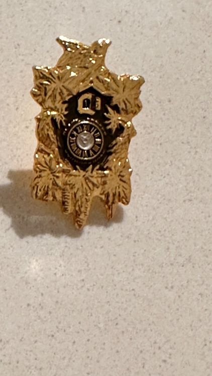 Wanduhr Pin + (Gebraucht) in Gutenswil für CHF 4 – mit Lieferung auf Ricardo kaufen