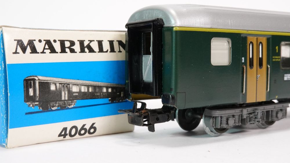 e51 Märklin 4066 SBB Personenwagen 1. Kl mit Figuren (Gebraucht) in Thun für CHF 14 – mit ...