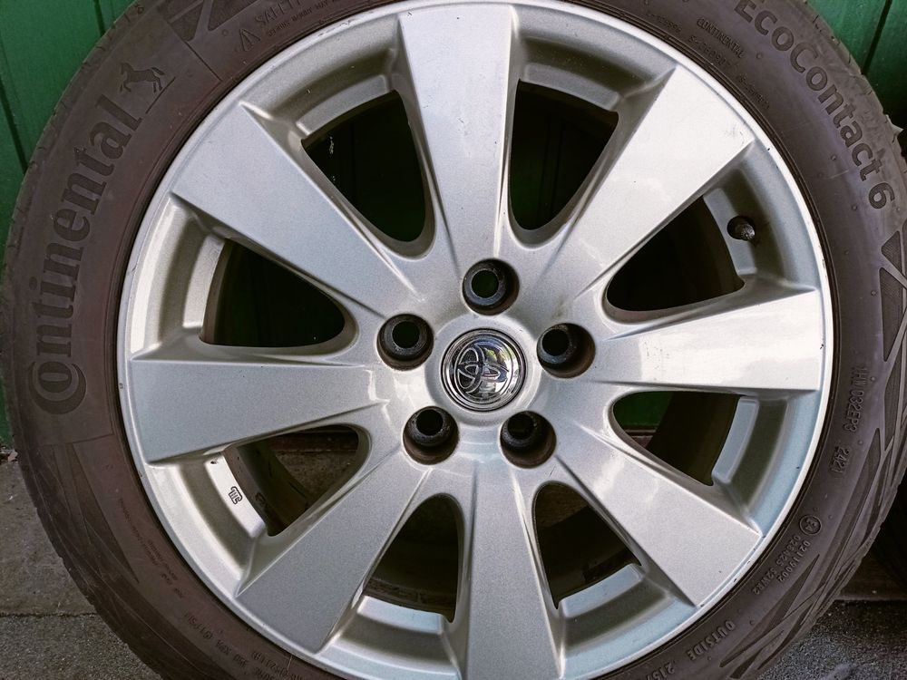 4 originale Toyota Alufelgen mit neuwertige Sommerreifen R17 | Kaufen ...