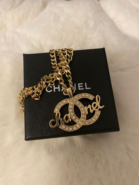 Chanel VIP Gold CC Letter Necklace (Gebraucht) in Dörflingen für CHF 75 ...