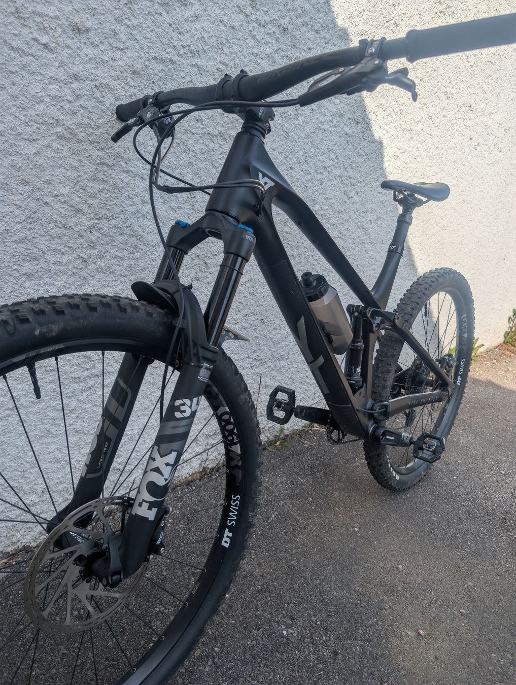 VTT YT Izzo CORE 2 XL 2023 - très peu roulé (Gebraucht) in Villiers für ...