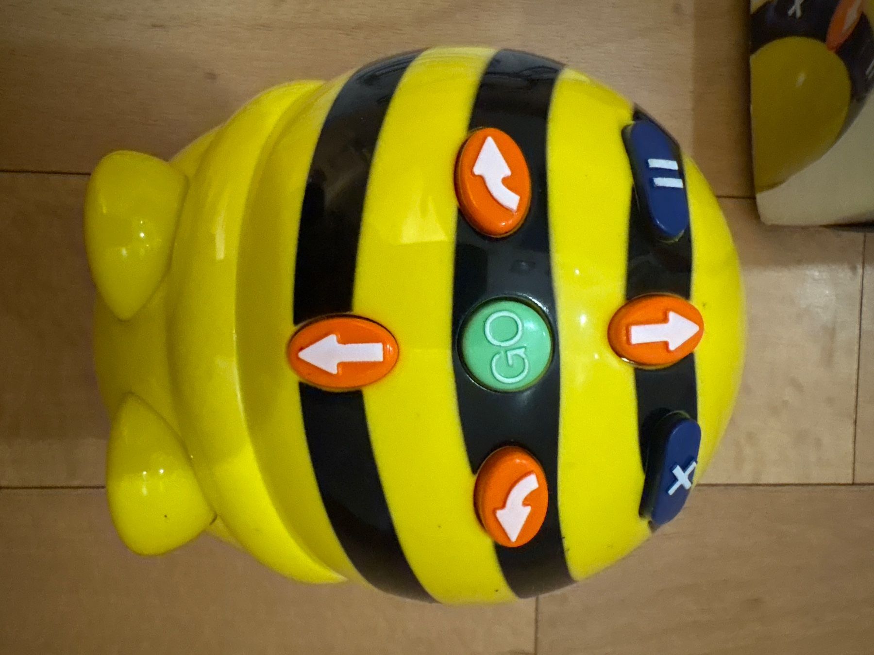 Bee-Bot programmierbarer Roboter, gelb, Top Zustand! (Gebraucht) in ...