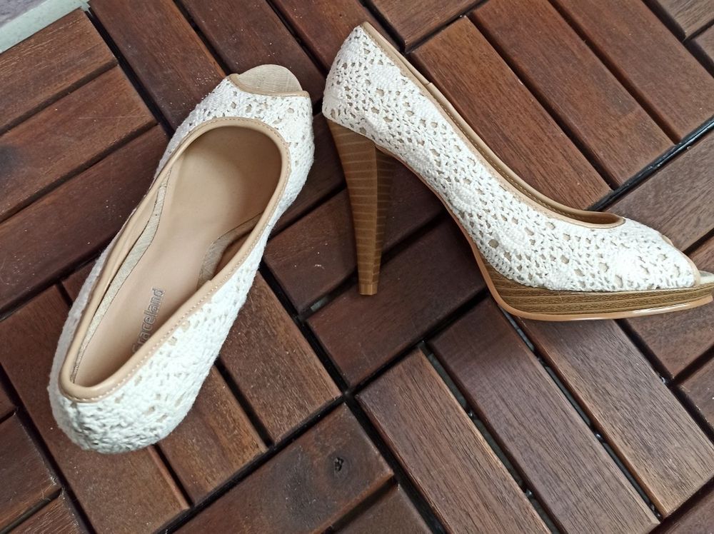 Verspielte Pumps mit Häkelmuster | Kaufen auf Ricardo