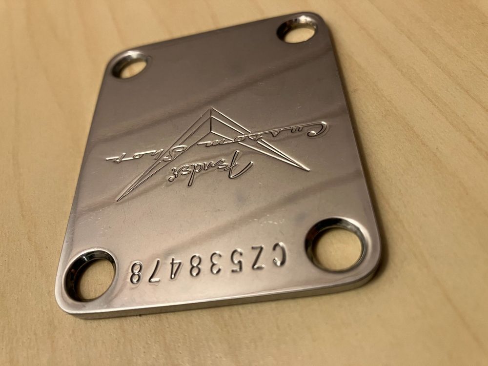 Fender Custom Shop Neck Plate (Gebraucht) in Bätterkinden für CHF 101 ...