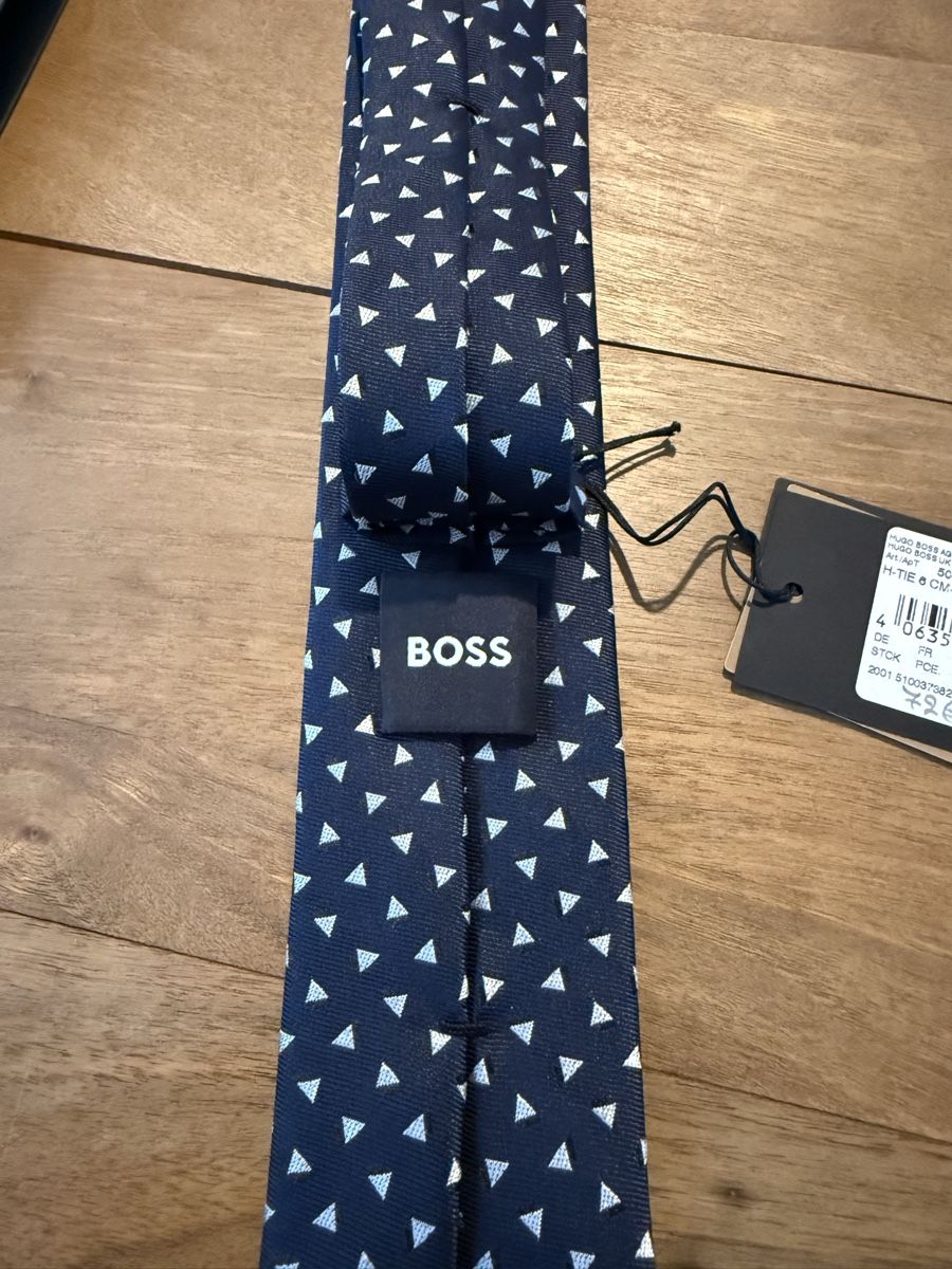 Cravate HUGO BOSS bleue (Neuf (Voir description)) à Moutier pour CHF 60 ...