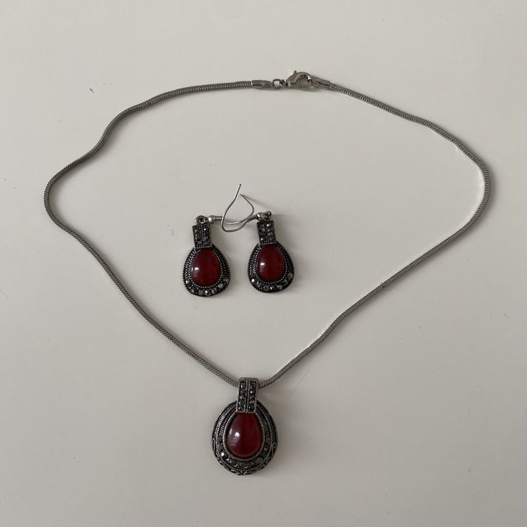 Silberne Vintage Schmuck Set Rubin (Neu (gemäss Beschreibung)) in ...