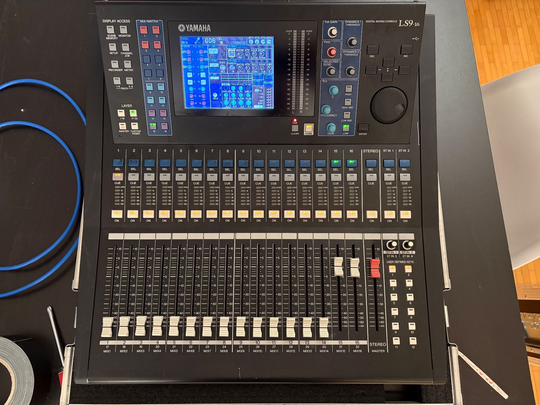 Table de mixage Yamaha LS9-16 avec stage box SB168-ES (D'occasion) à ...