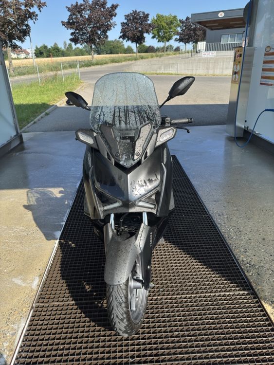 Yamaha XMAX TECH MAX 125, 2024, Noir, 3,400km quasi neuf (D'occasion) à ...