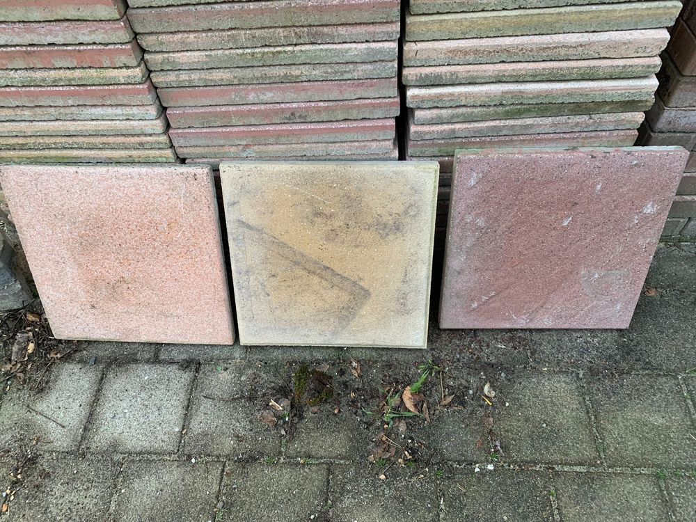 Gartenplatten rot 40x40x4 cm (Gebraucht) in Plaffeien für CHF 103 – nur ...