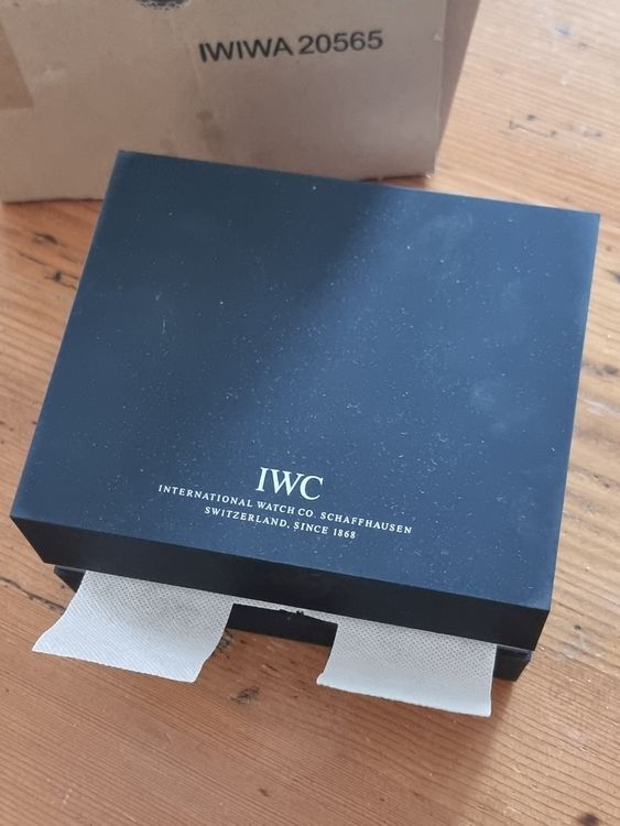 IWC Box (Neu (gemäss Beschreibung)) in Geneve für CHF 151 – nur Abholung auf Ricardo kaufen