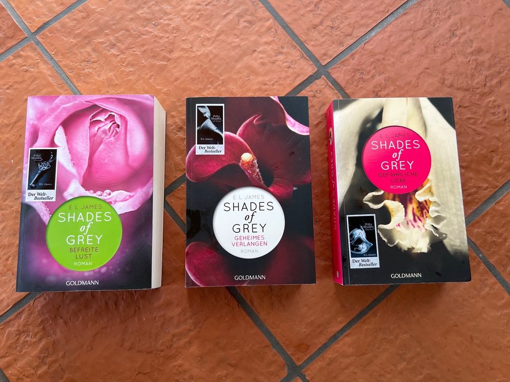 Shades of Grey 3 Bände (Gebraucht) in Fräschels für CHF 2 – mit ...