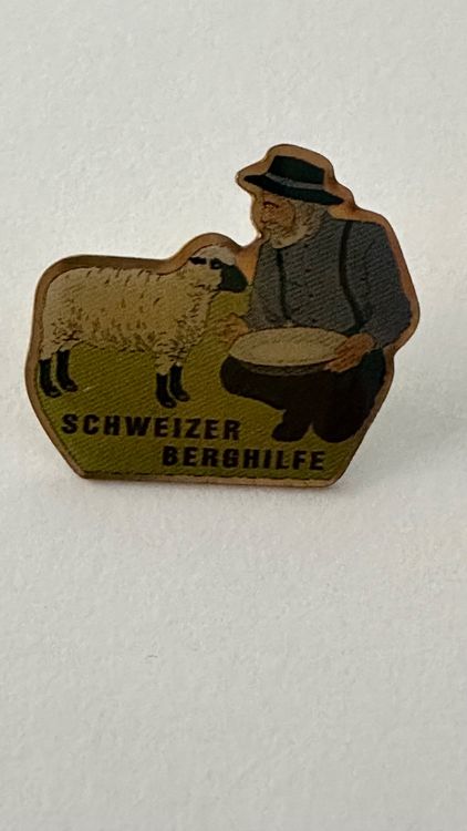 Schweizer Berghilfe Pin (Gebraucht) in Gutenswil für CHF 5 – mit Lieferung auf Ricardo kaufen