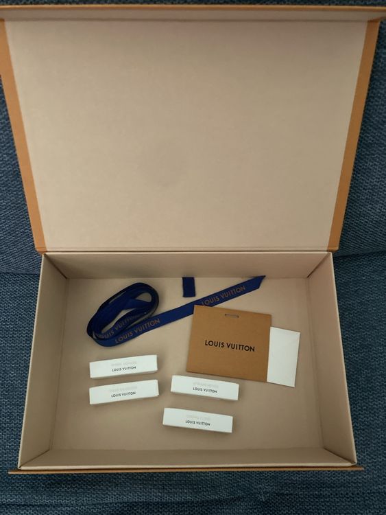 LOUIS VUITTON PARFUM MINIATURE BOX | Kaufen auf Ricardo