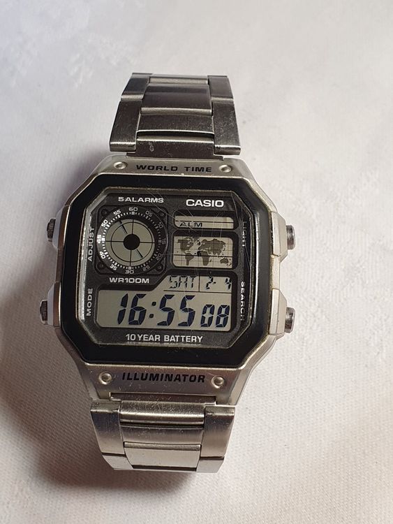 Armbanduhr Casio world time illuminator Stahlband (Gebraucht) in Azmoos ...
