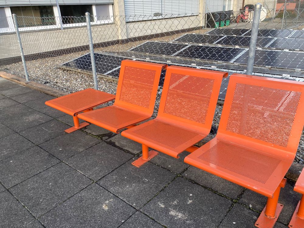 Metall 3er Sitzbank mit Ablage (Gebraucht) in Erlenbach im Simmental ...