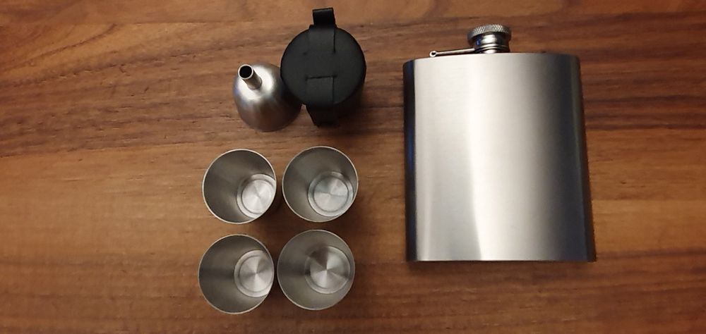 WMF Flachmann Set, neu (Neu und originalverpackt) in Cham für CHF 30 ...