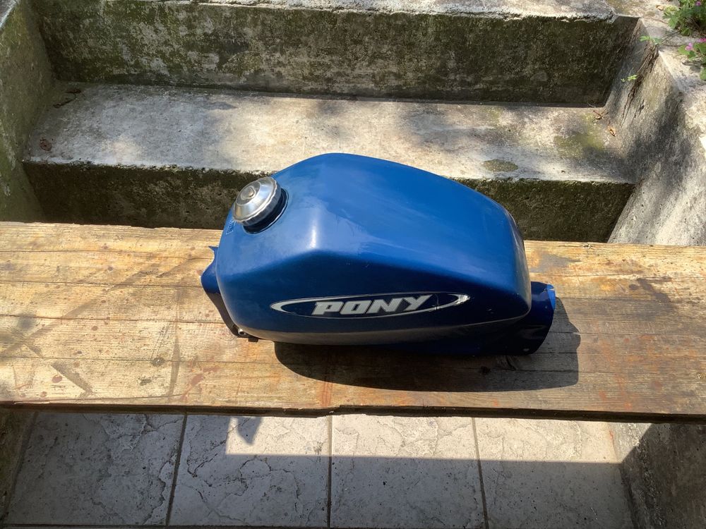 Tank Pony GTX (Gebraucht) in Mendrisio für CHF 59 – mit Lieferung auf ...