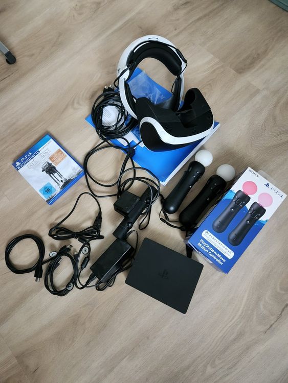 Playstation 4 VR Brille + 4 Motion Controller + 1 Game | Kaufen auf Ricardo