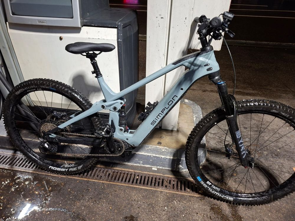 Simplon Stomp PMAX Deore-10 LG Fully e-MTB - Top Zustand! (Gebraucht) in Dübendorf für CHF 1900. ...