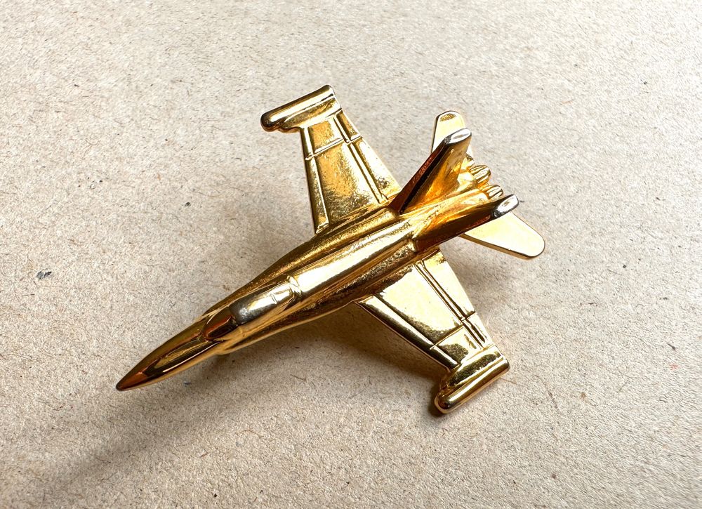 F/A-18 Hornet Pin | Kaufen auf Ricardo