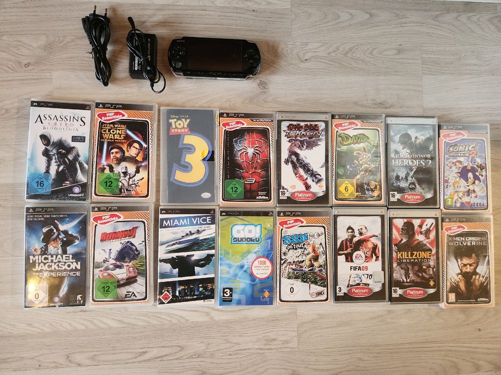PSP 3000 Set 16 Spiele 2GB Memory Card neuer Akku (Gebraucht) in Tafers ...