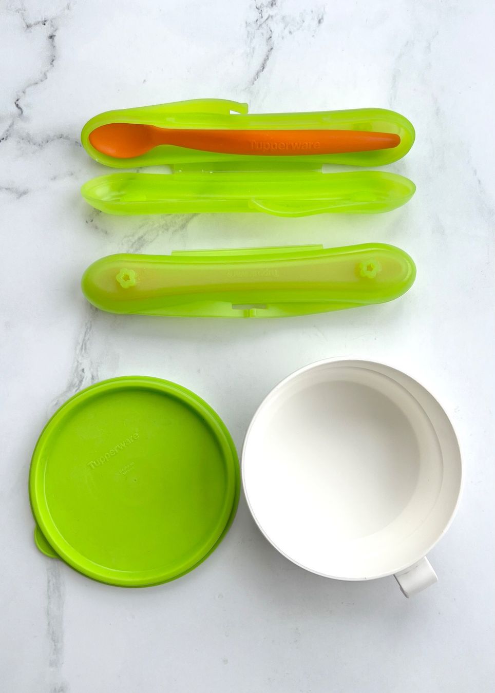 Tupperware Kinder Behälter plus 2 Baby Löffel mit Box (Gebraucht) in ...