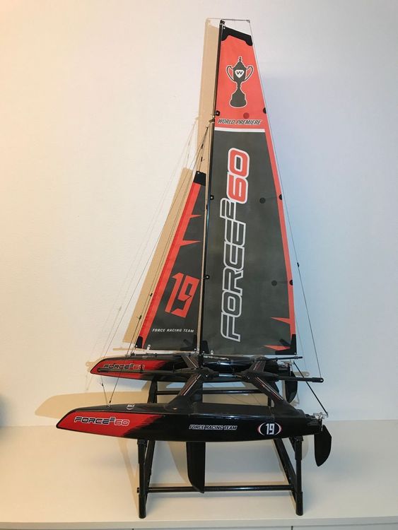 Katamaran Force2 60, 2,4 Ghz, RTR | Kaufen auf Ricardo