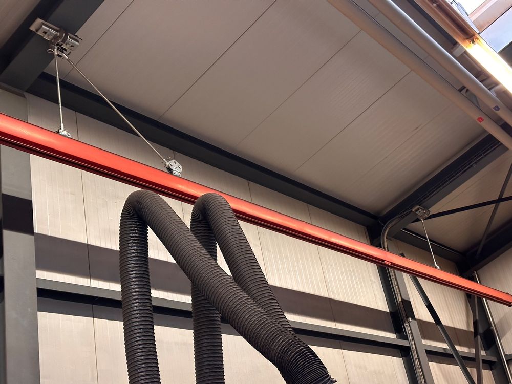 Lot 17 Fehr Hallenkran 15m länge 5m breite mit Kettenzug (Gebraucht) in ...