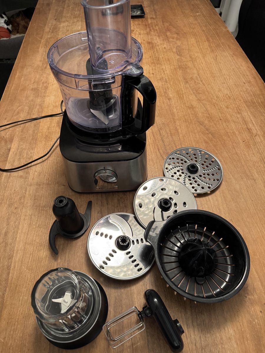 Kenwood Food Processor with Attachments - Great Condition! (Gebraucht ...