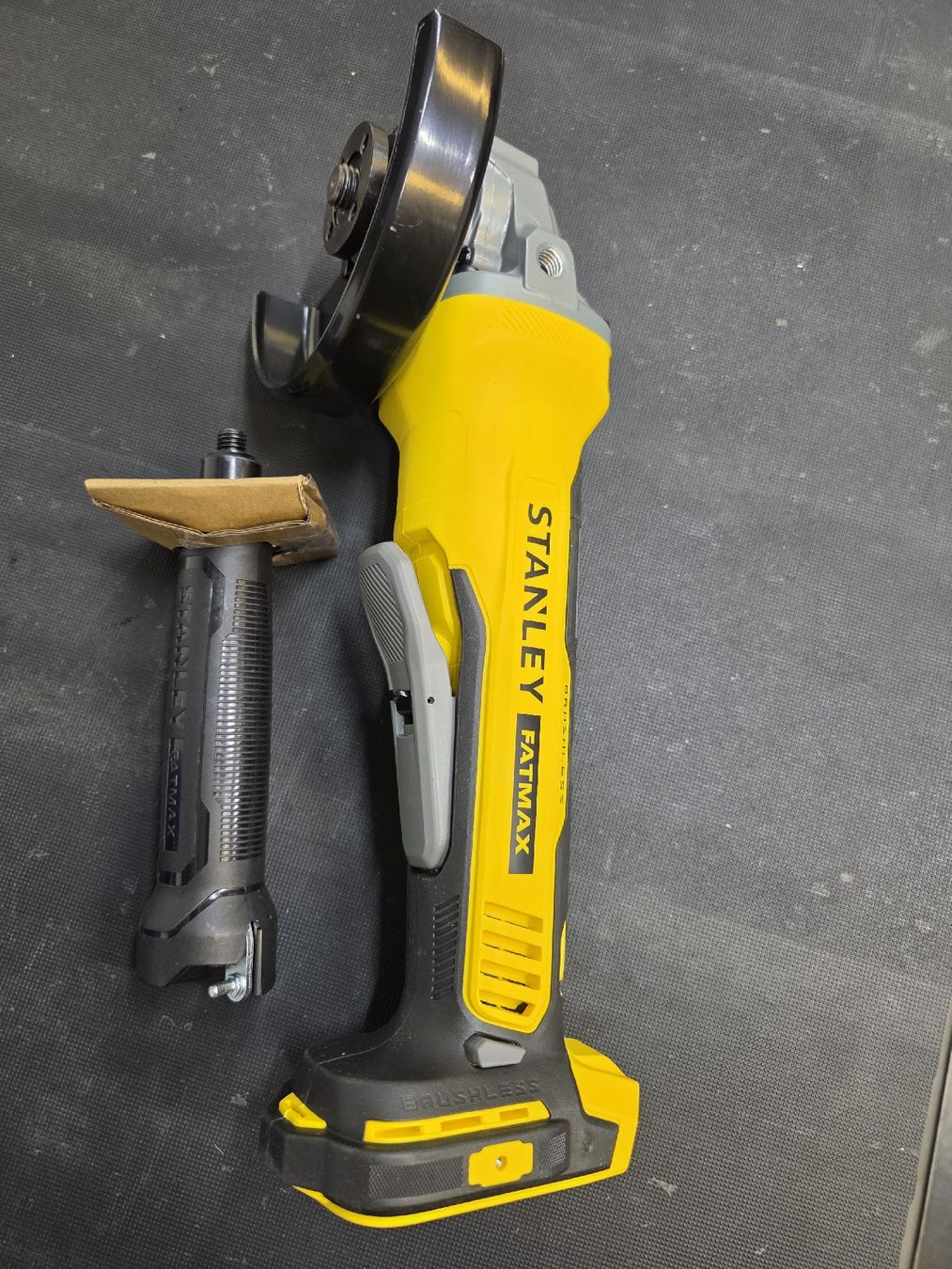 Stanley FatMax Brushless Akku-Winkelschleifer 18V – NEU (Neu (gemäss ...