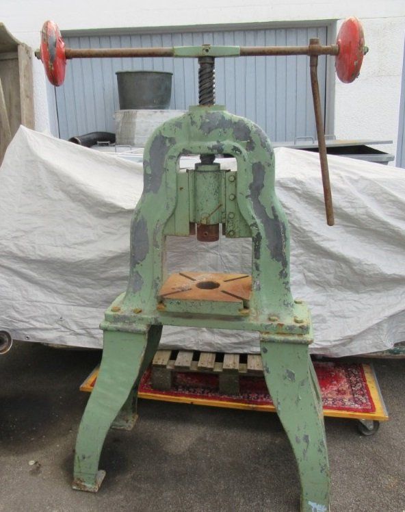 Alte Spindelpresse aus massiven Metall (Gebraucht) in Flums für CHF 499 ...