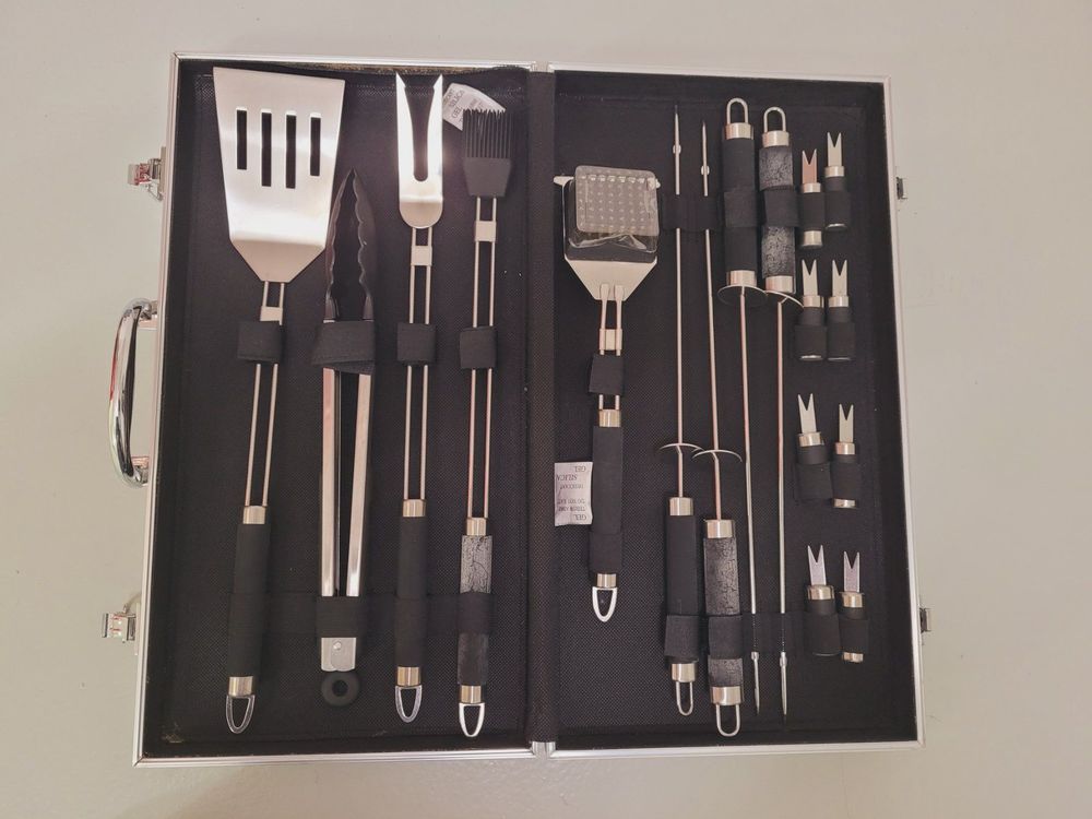 Grillkoffer / Grillset – komplett mit allem Zubehör – ideal (Neu und ...