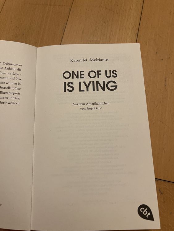 ONE OF US IS LYING | Kaufen auf Ricardo