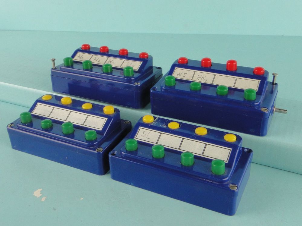 Märklin 2 X 7072 und 2 X 7211 Stellpult | Kaufen auf Ricardo