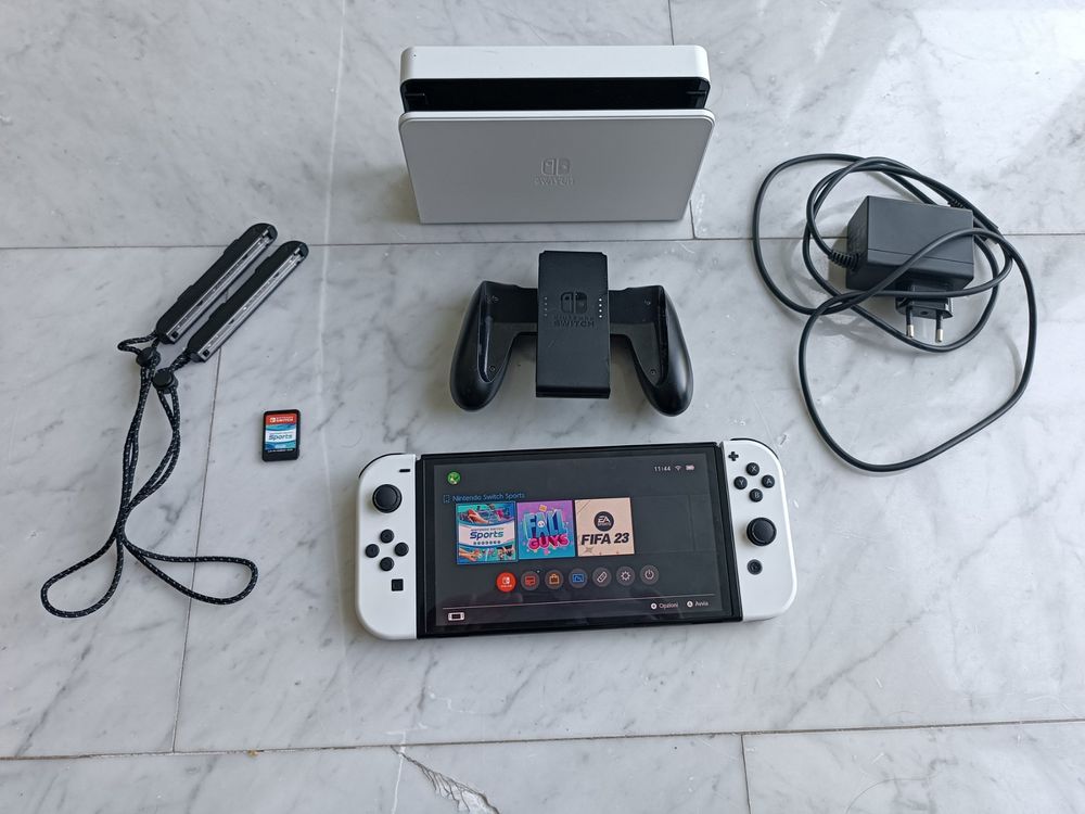 Nintendo Switch + 1 game (Gebraucht) in Dietikon für CHF 220 – mit ...