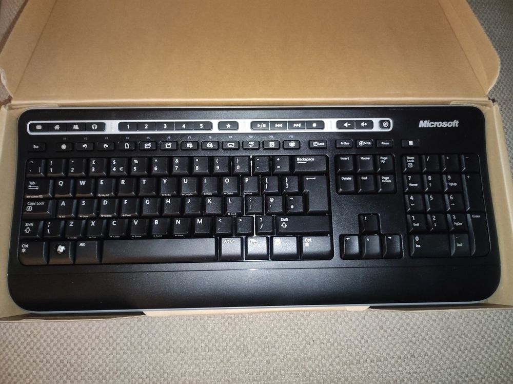 Wireless QWERTY Keyboard US layout | Kaufen auf Ricardo