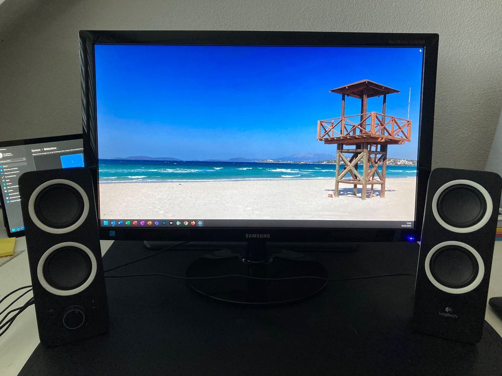 Samsung Monitor & Logitech Lautsprecher (Kombiangebot) (Gebraucht) in ...
