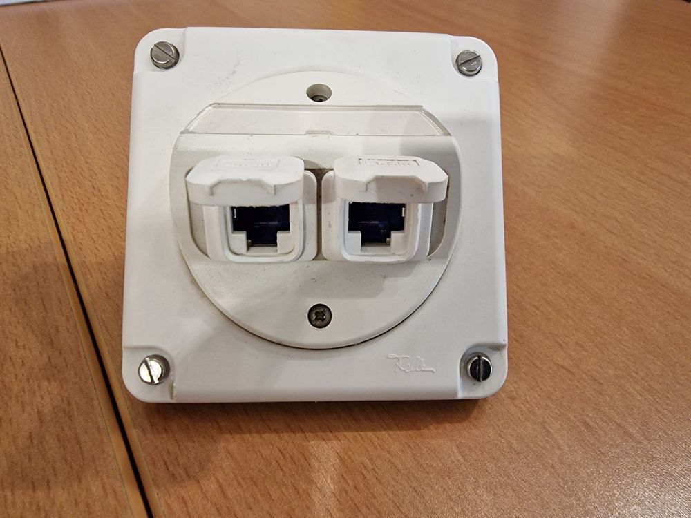 Feller IP21 Netzwerkdose (NAP) 2x RJ45, Weiss (Gebraucht) in Buchrain ...