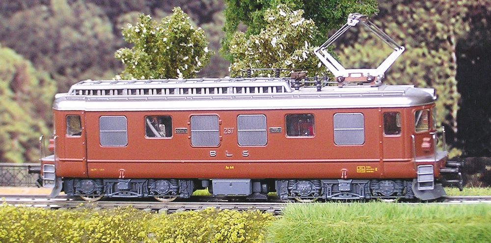 HAG: BLS Re 4/4 261 (Gebraucht) in für CHF 120 – mit Lieferung auf Ricardo kaufen