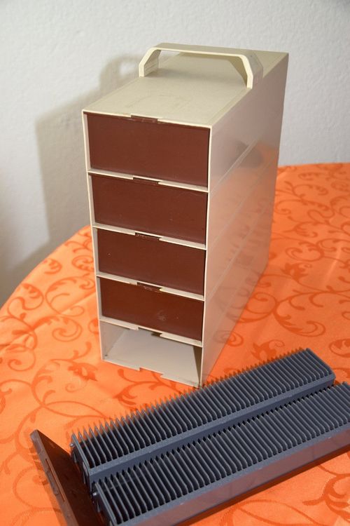 Dia Aufbewahrungsbox + 8 50er-Magazine (Gebraucht) in St.Gallen für CHF ...