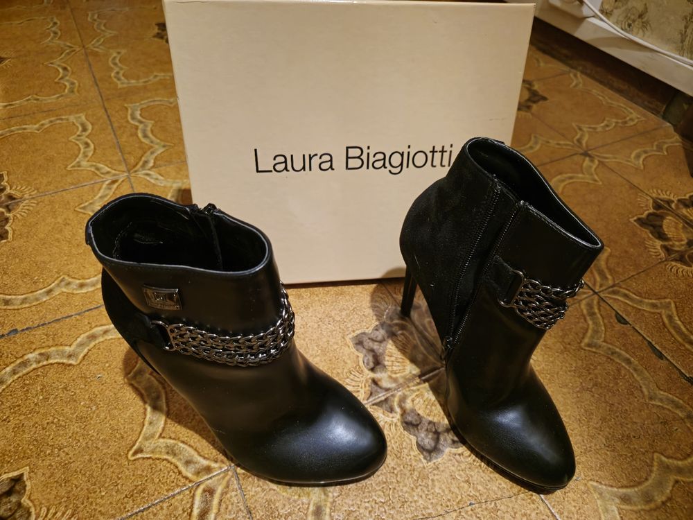 laura biagiotti (D'occasion) à La Croix (Lutry) pour CHF 20 – avec ...