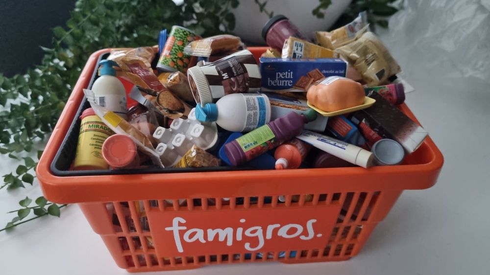 Migros Verkaufsladen Sachen mit Einkaufskorb (Gebraucht) in Lobsigen ...