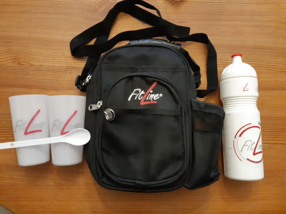 FitLine Bag mit Trinkflasche, 2 Bechern und 1 Löffel | Kaufen auf Ricardo