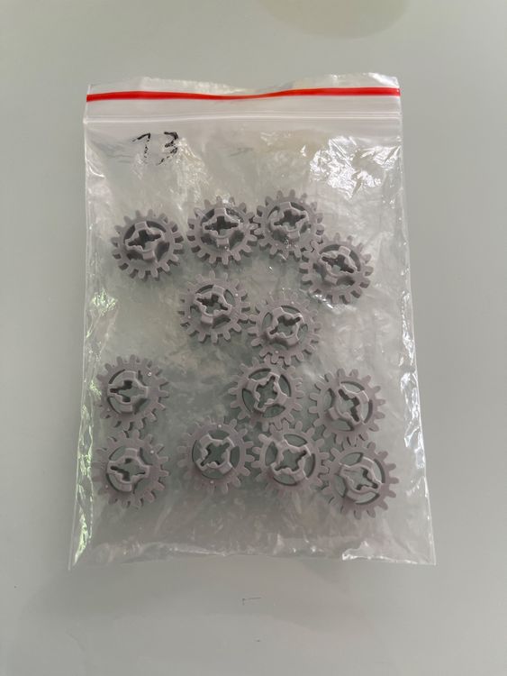 Lego 13 x Technic, Gear 16 Tooth - Axle Hole - 94925 (Gebraucht) in ...