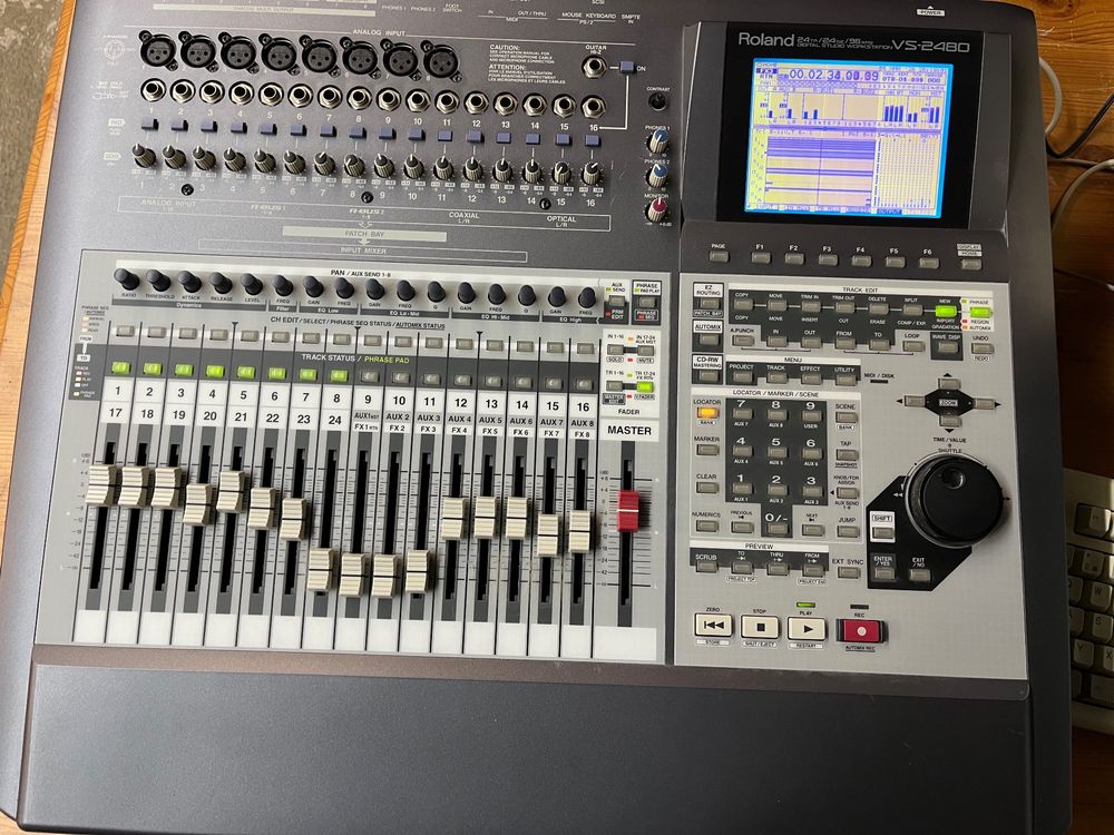 Roland VS-2480 Multitrack Recorder DAW - defekt (Defekt) in Fehraltorf ...