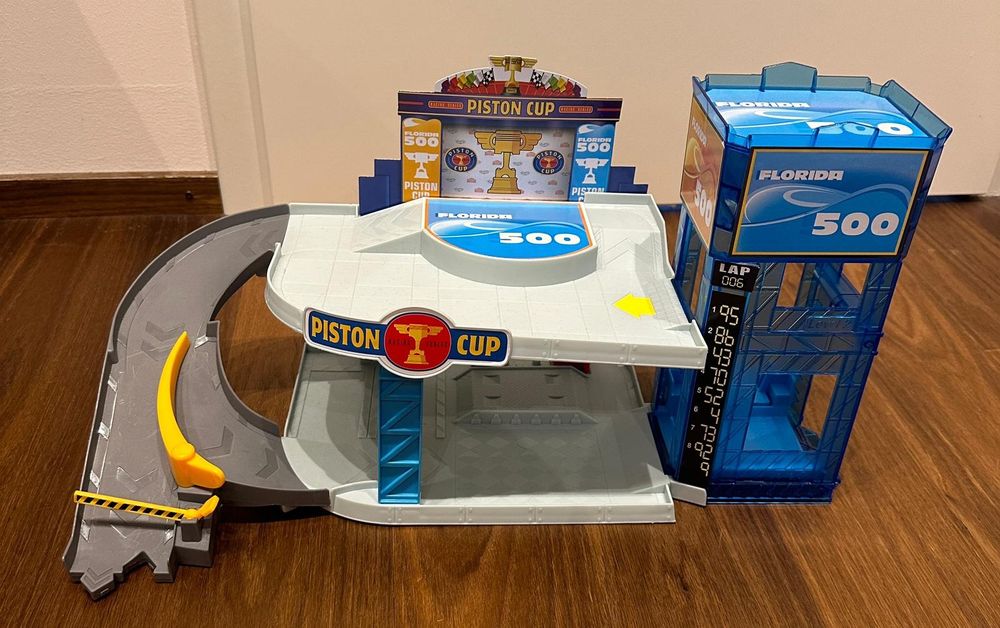Disney Cars 3 Playsets - Florida Speedway Mega Garage (Gebraucht) in ...