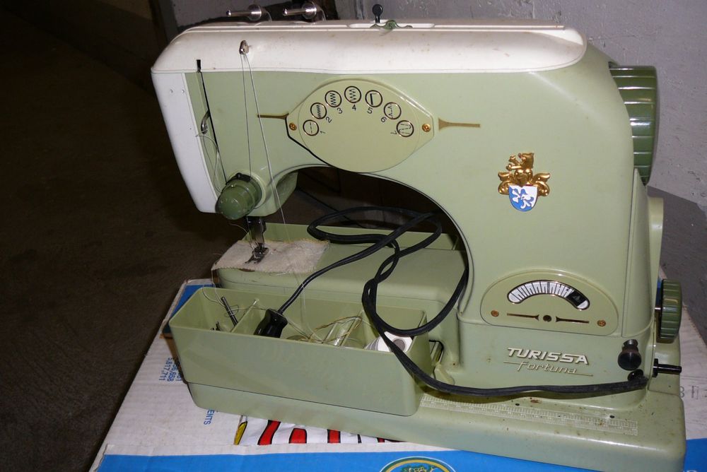 Nähmaschine "Turissa Fortuna" (Gebraucht) in Horgen für CHF 25 – nur ...