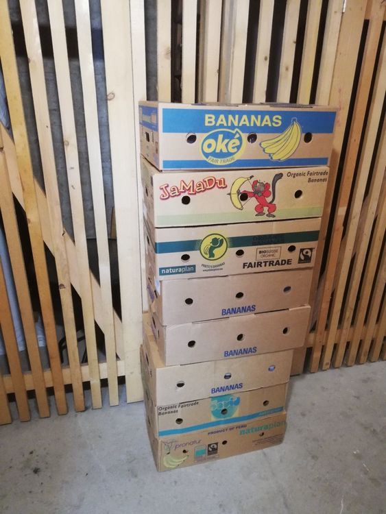 8x carton de banane (Gebraucht) in für CHF 8 – nur Abholung auf Ricardo ...