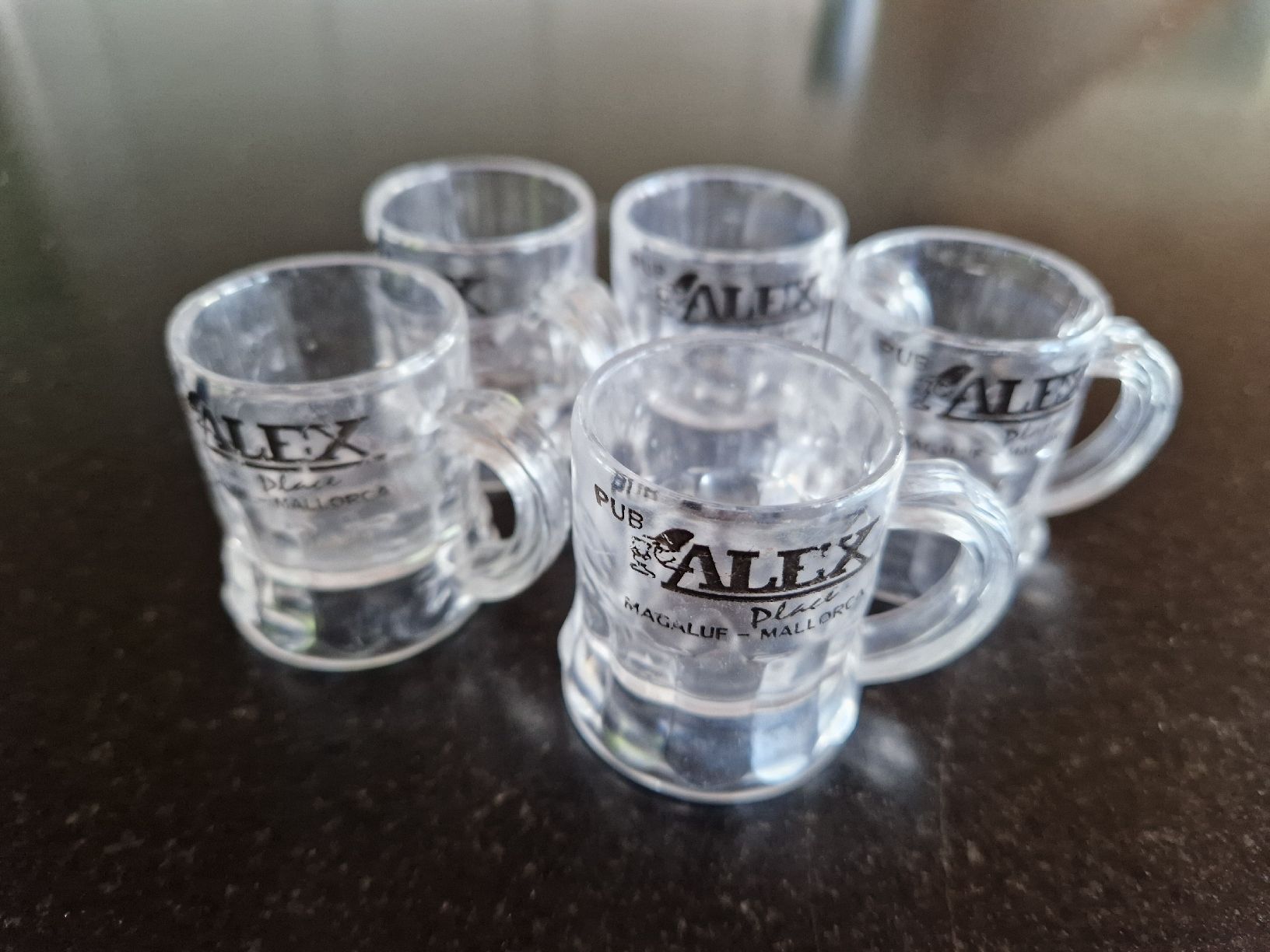 5 verres à shot en forme de canette de Magaluf (D'occasion) à Vuadens ...